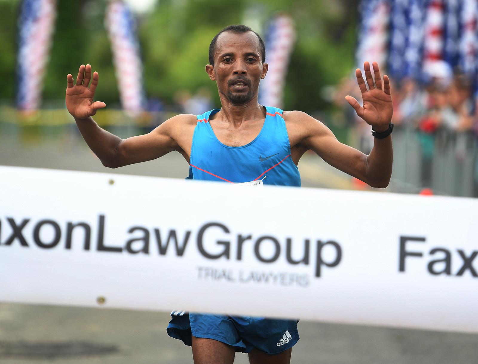 Dare repeats as men’s champ