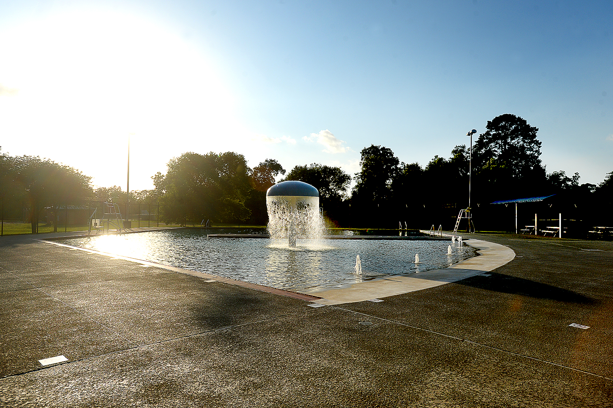 Lifeguard shortage closes 1 of 2 Beaumont pools