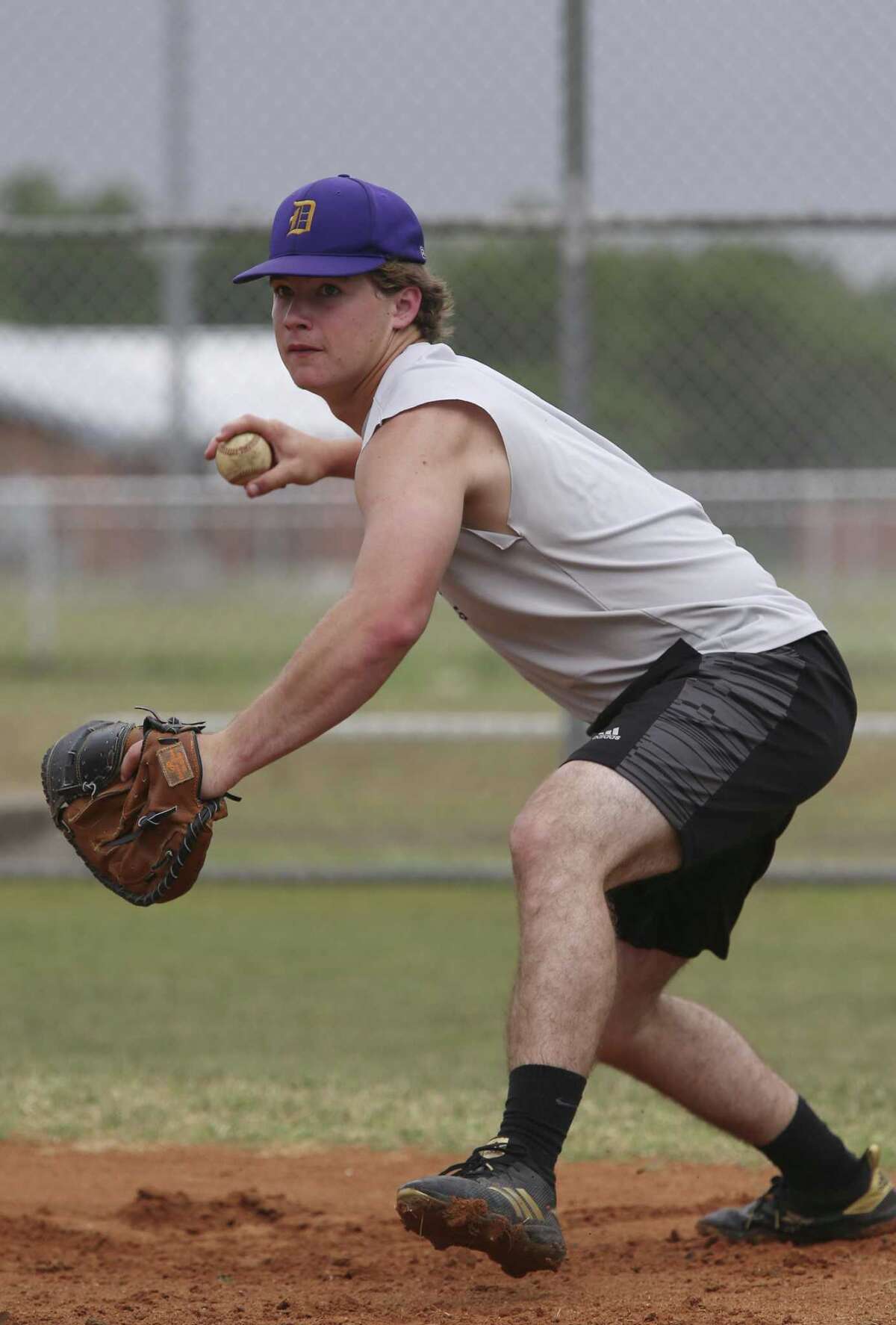 D’Hanis in search of good signs at state