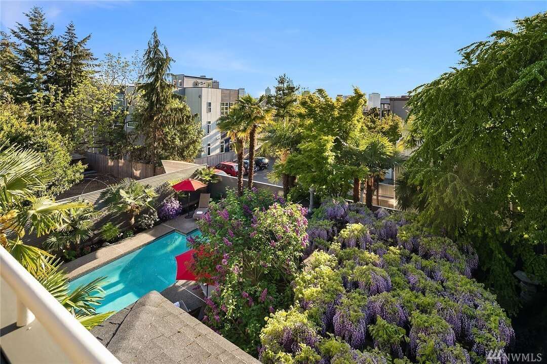 You can now buy Seattle's stunning and iconic Gaslight Inn for $3.5M