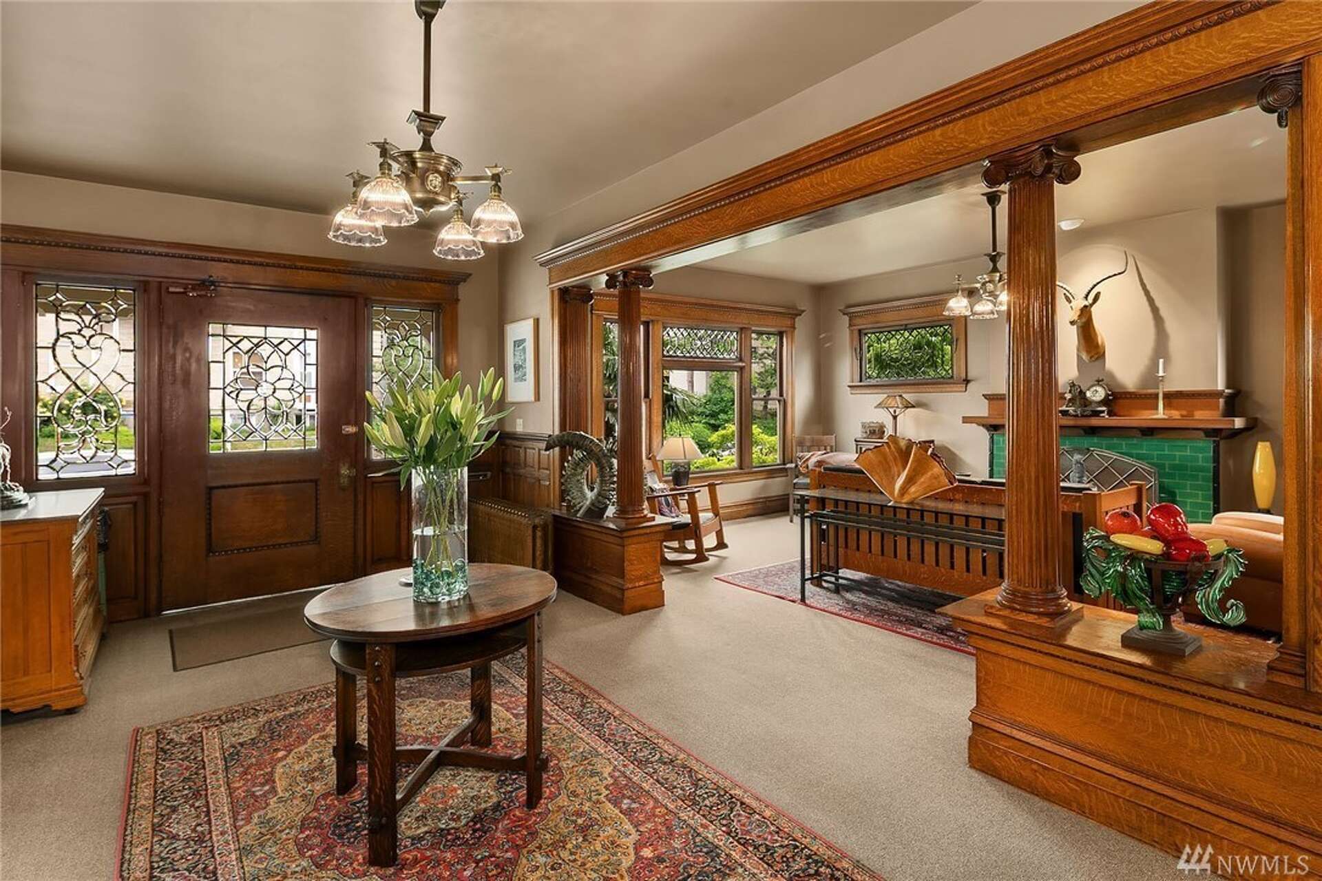You can now buy Seattle's stunning and iconic Gaslight Inn for $3.5M