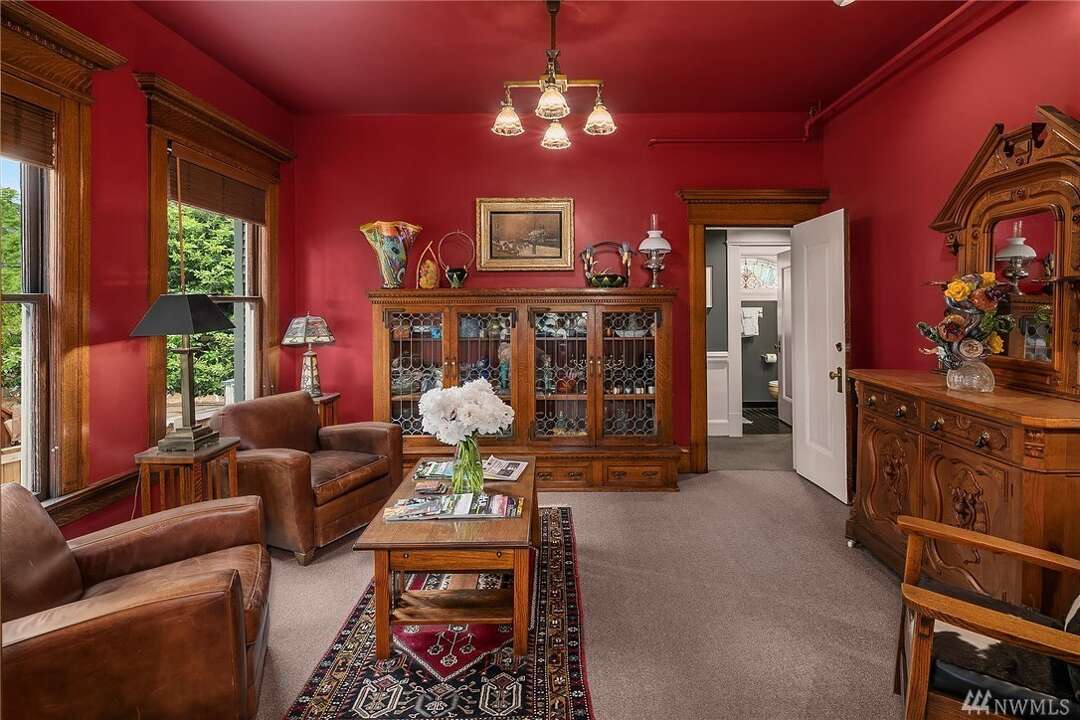 You can now buy Seattle's stunning and iconic Gaslight Inn for $3.5M