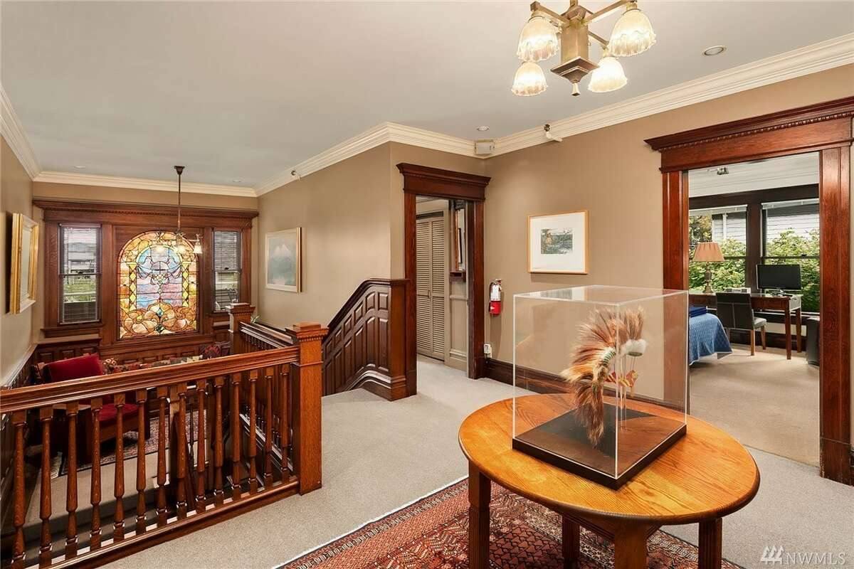 You can now buy Seattle's stunning and iconic Gaslight Inn for $3.5M