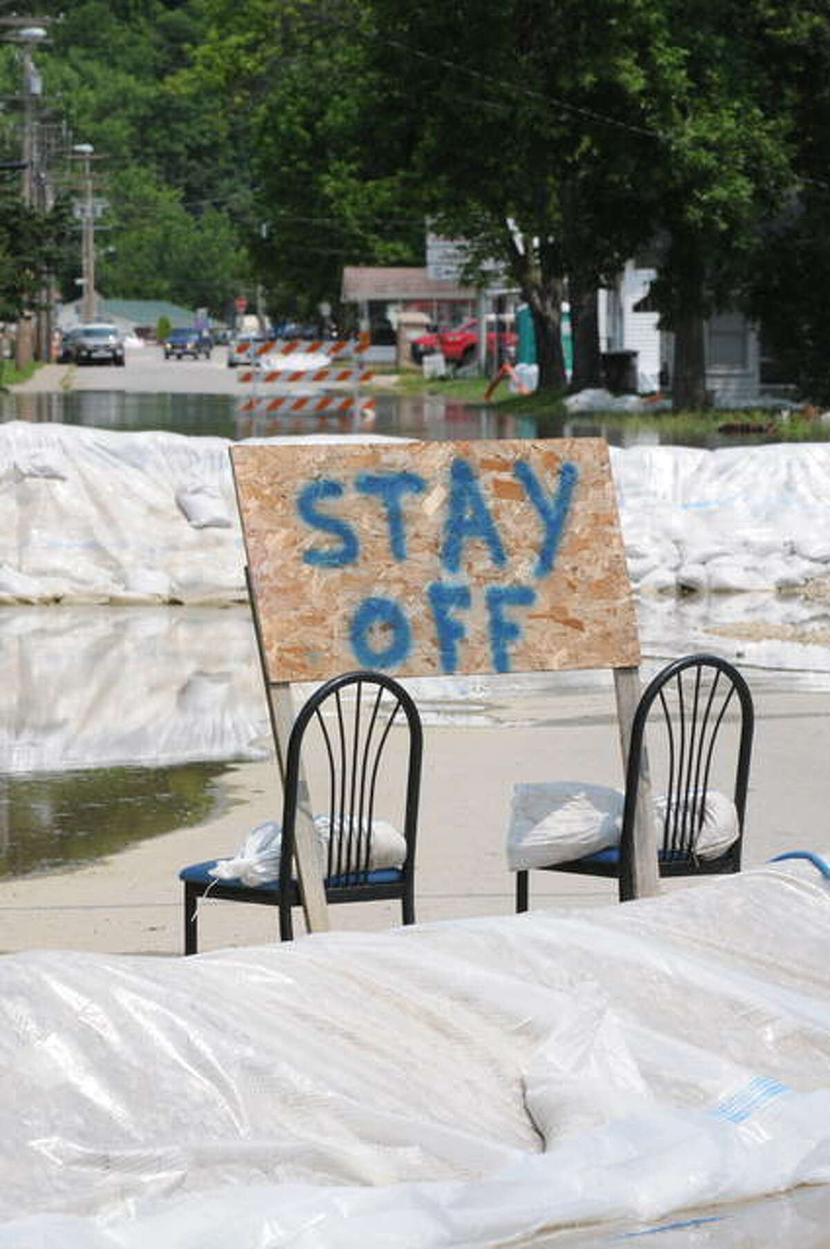 Joe Page Bridge in Hardin closes after Nutwood Levee in Calhoun County ...