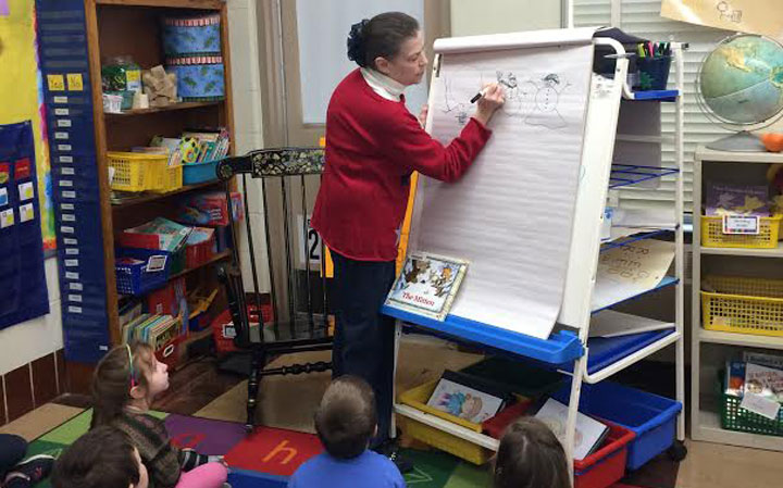 Booth Hill School kindergarten class learns about snowmen