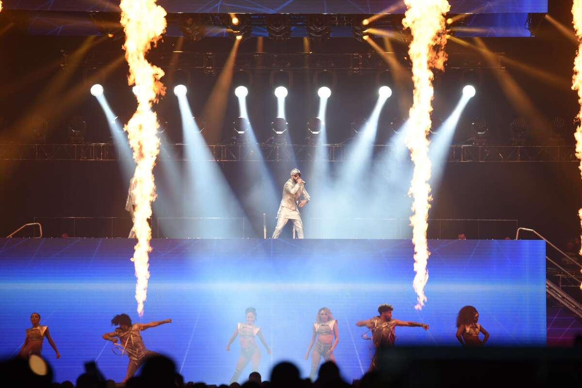 Reggaeton icons Wisin y Yandel take the stage in Laredo