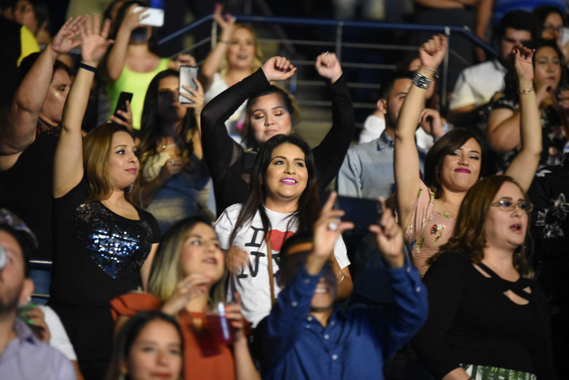 Reggaeton icons Wisin y Yandel take the stage in Laredo