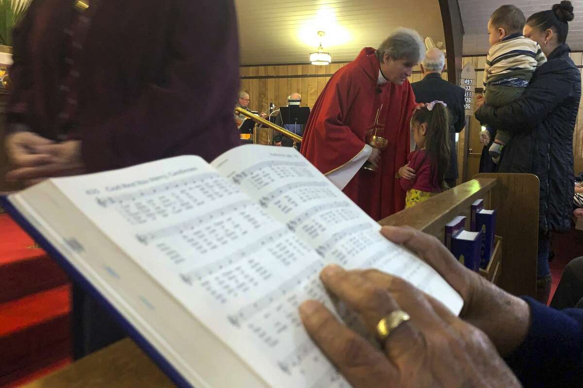 Southeast Texas priest subject of criminal investigation