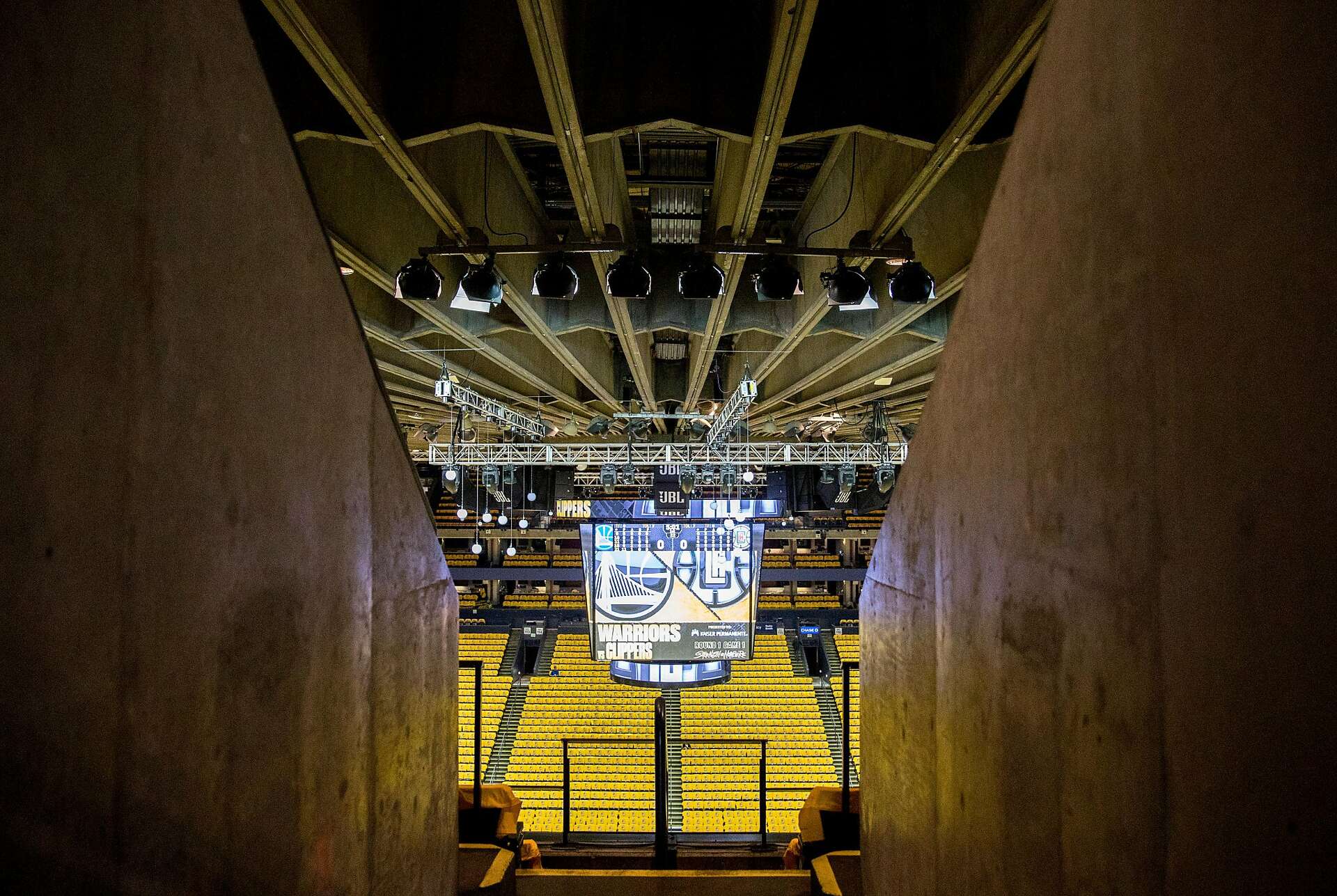 A look at why pro basketball and Oracle Arena were a perfect fit