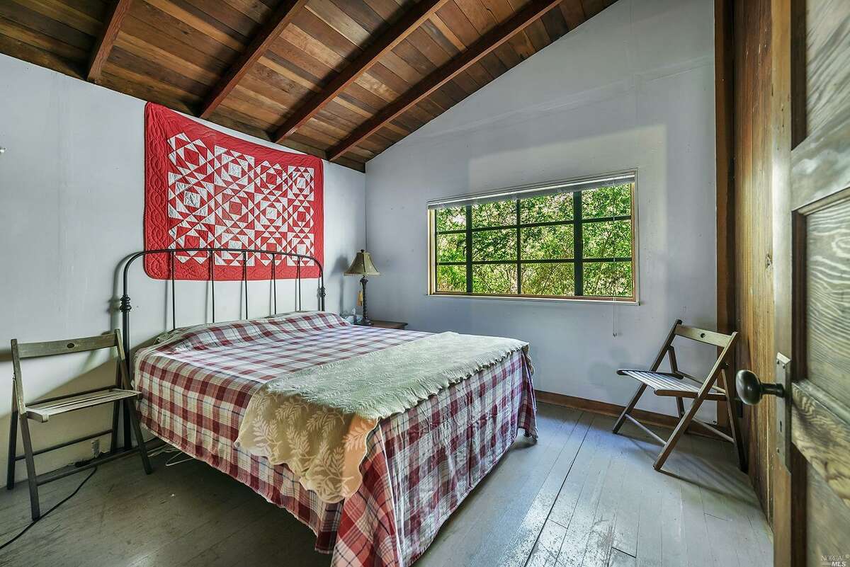 People are flying in from across the country to look at this $99K ...