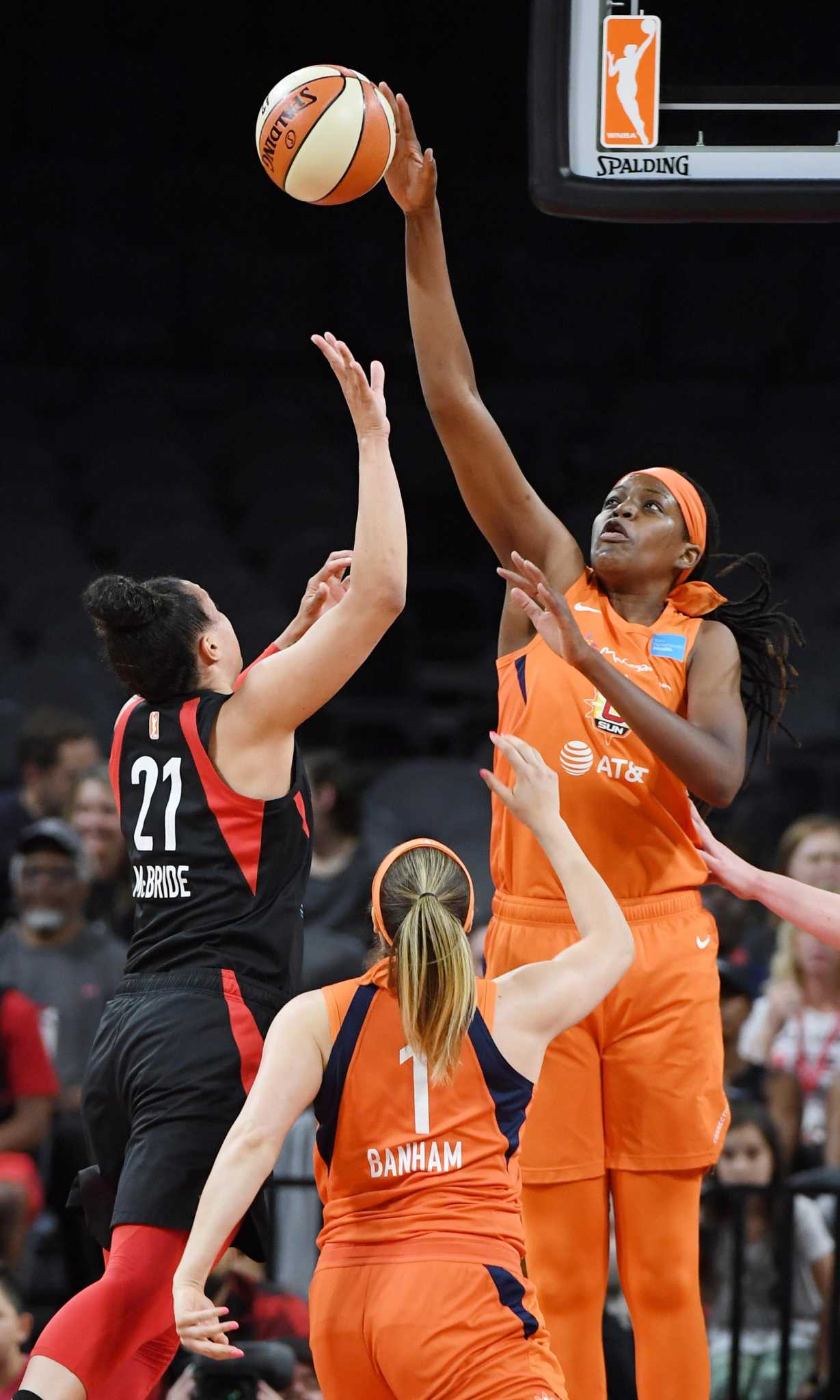 Jonquel Jones off to record-setting start for Sun