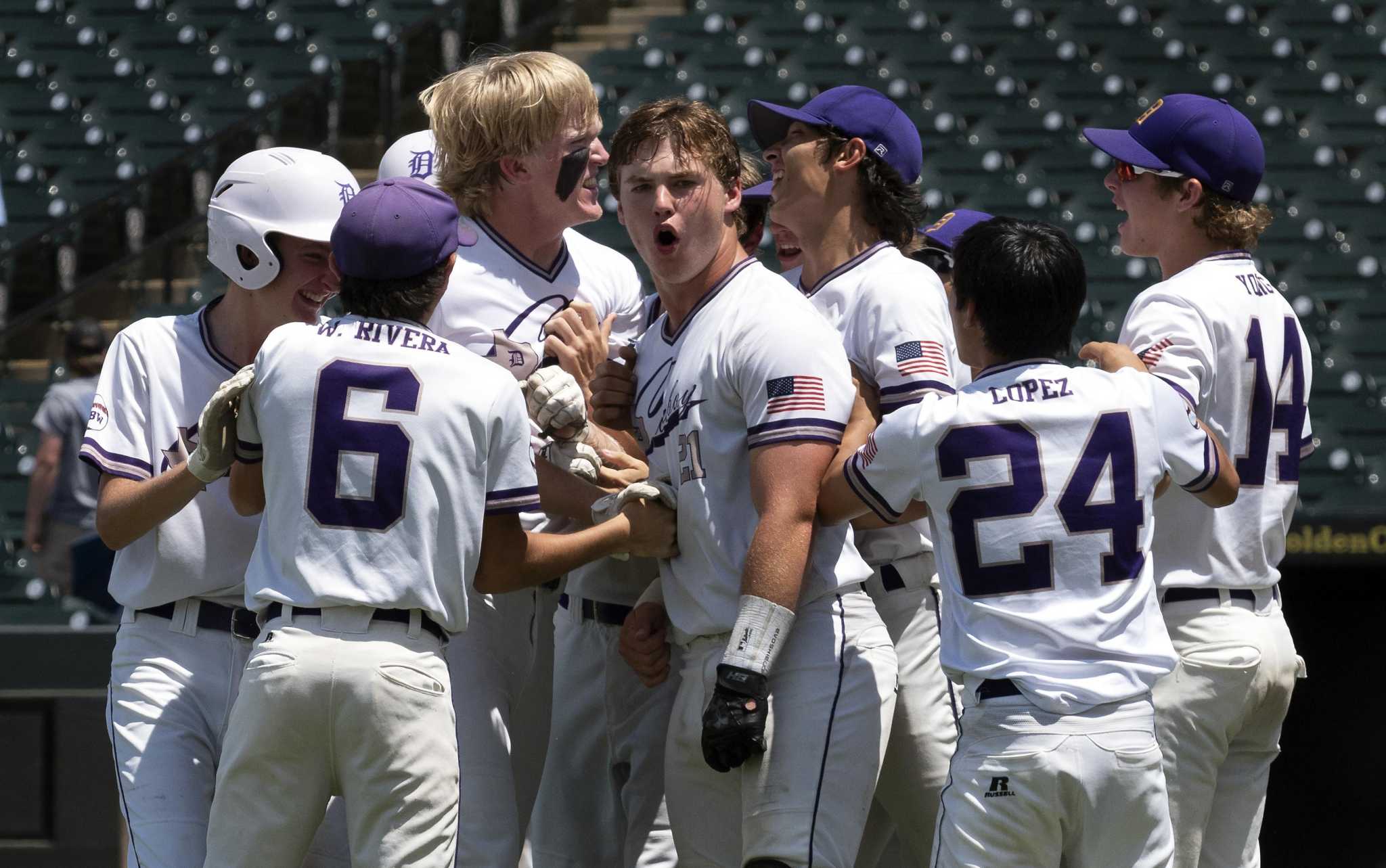 Alex Magers lifts D’Hanis into Class 1A championship game