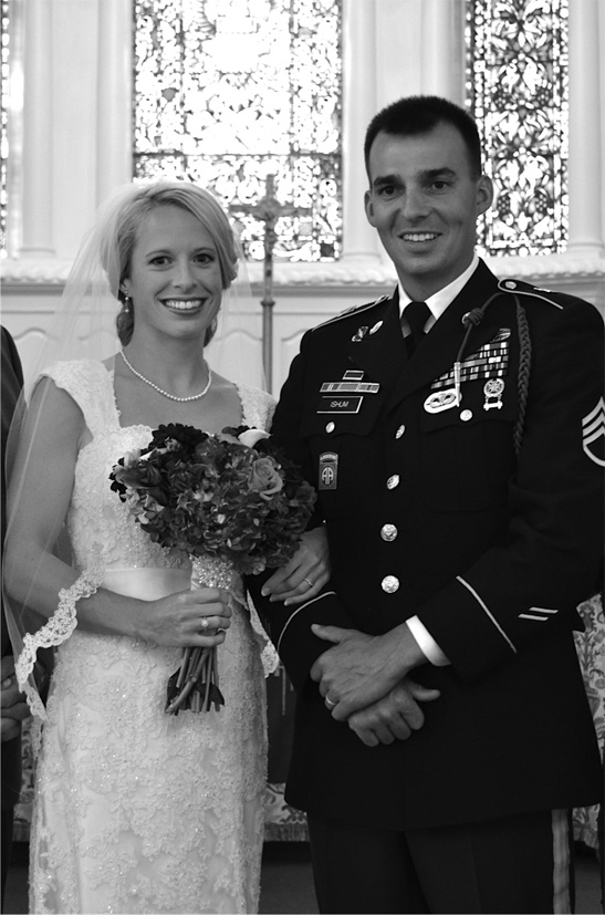 Megan Dobbins and Jason Ishum marry
