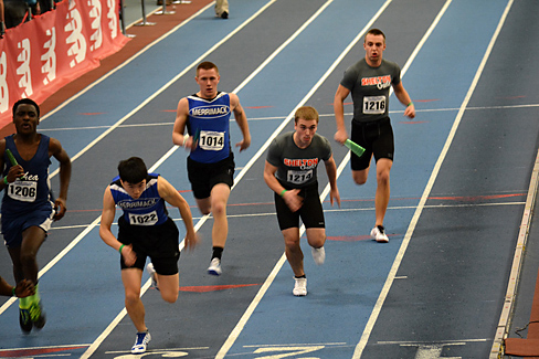 Gaels’ 4x200 relay qualifies for Nationals