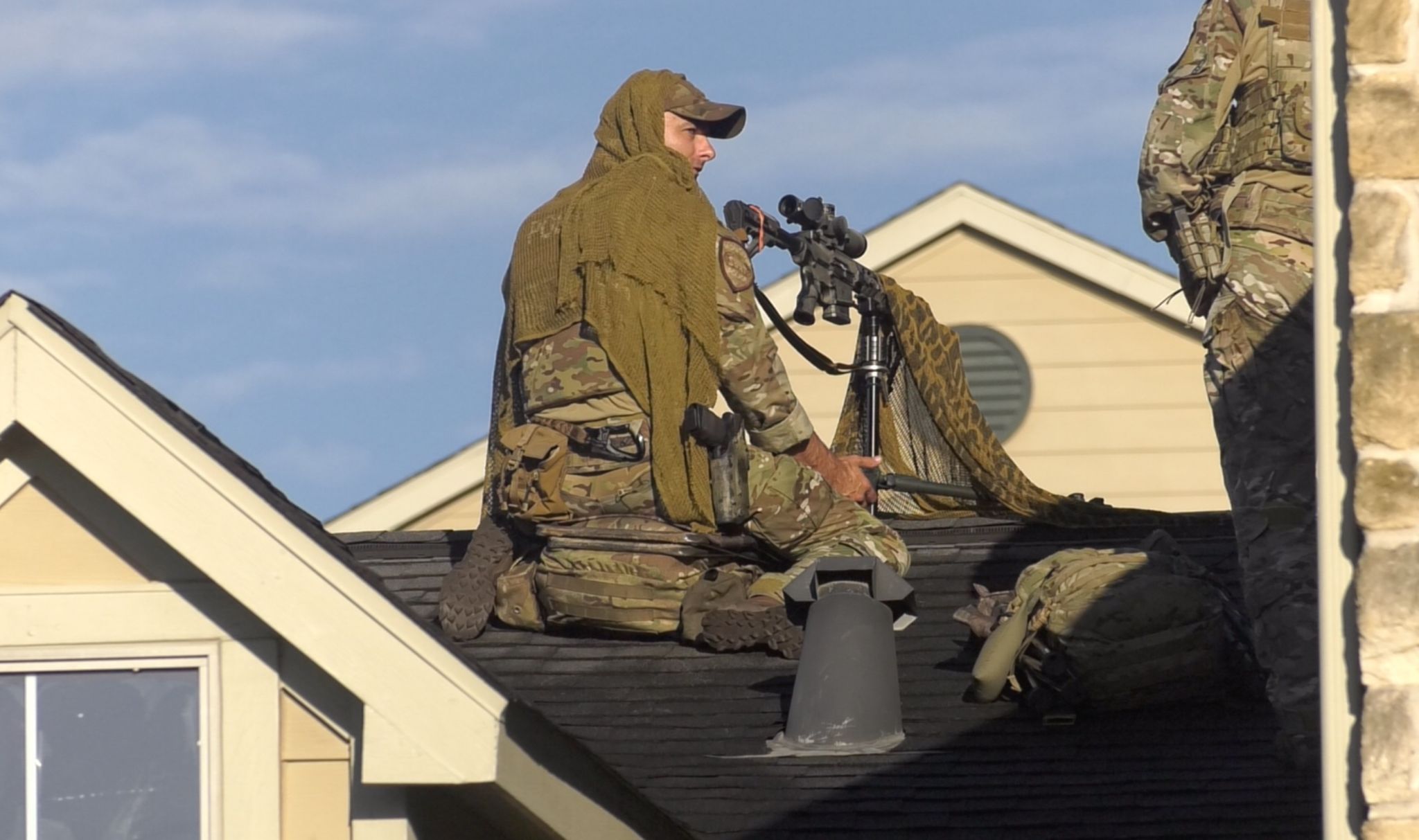 Houston man in custody after hours-long SWAT standoff