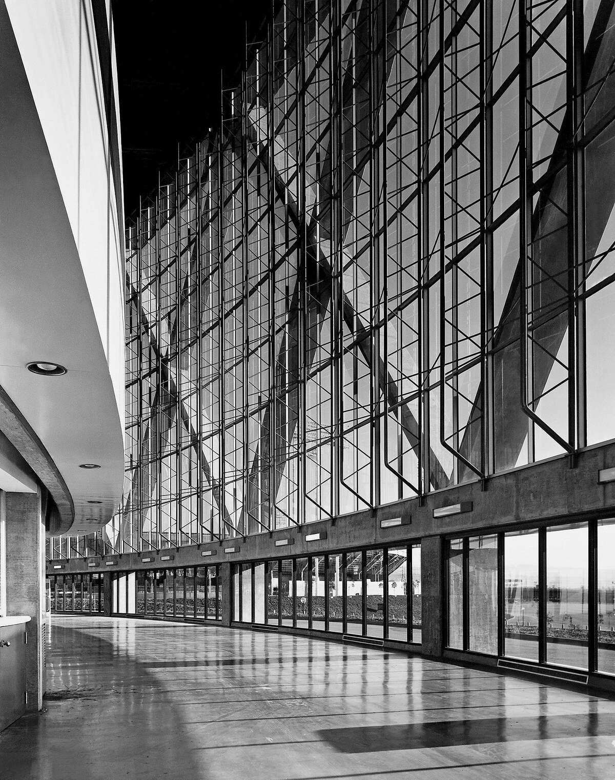 A look at why pro basketball and Oracle Arena were a perfect fit