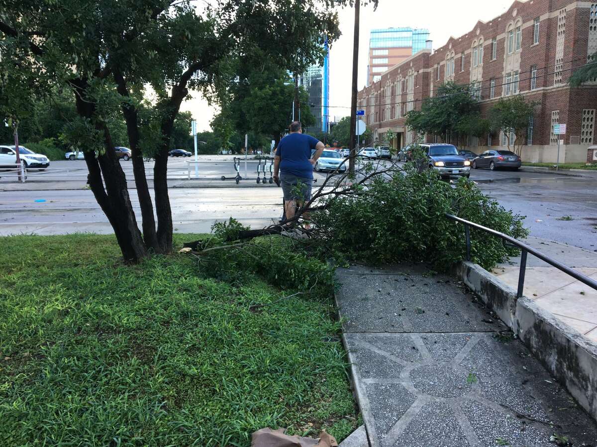Update: Worker reportedly shocked on roof of home during storm