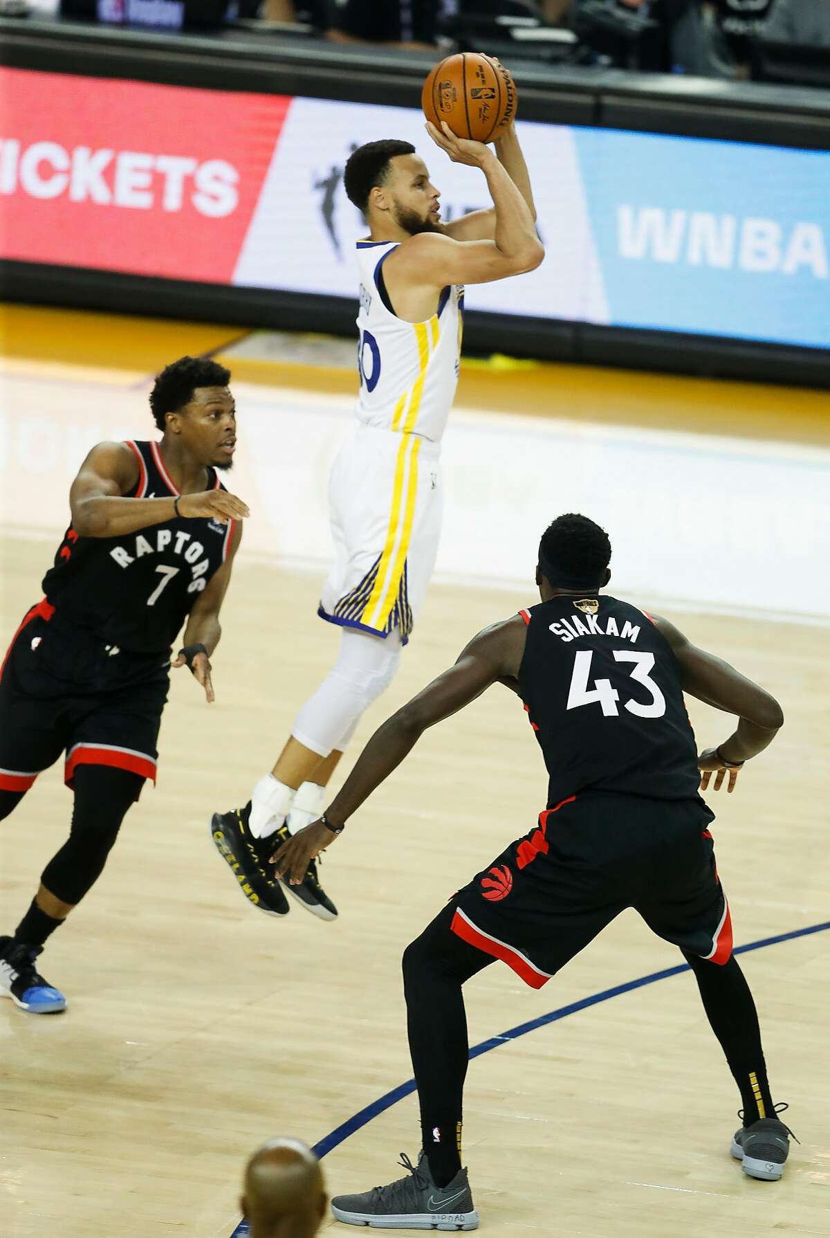 Steph Curry is none of the NBA rookies' favorite player