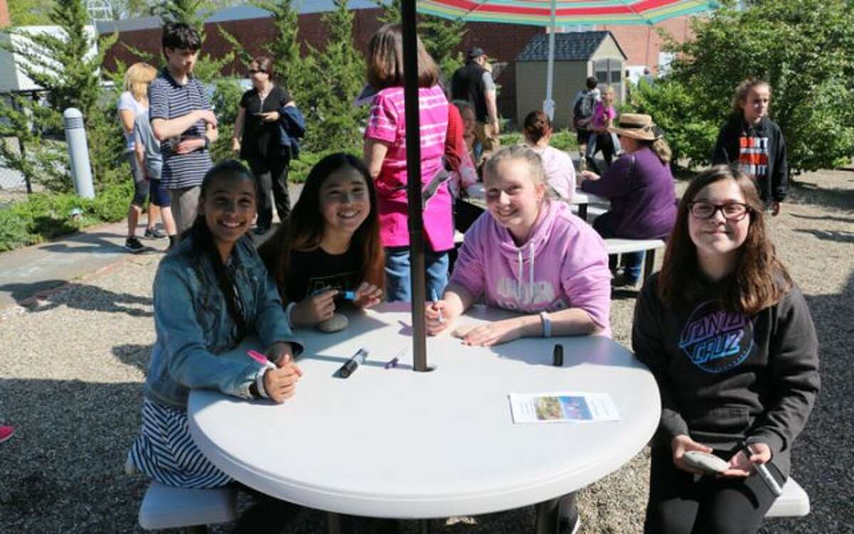 Outdoor classroom debuts at Perry Hill School