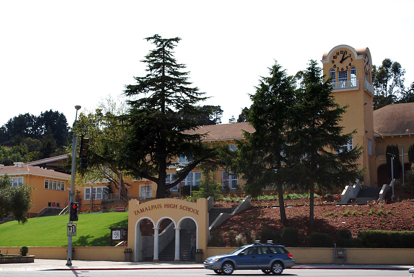 Fake gunman at Tamalpais High School in Mill Valley arrested, police say
