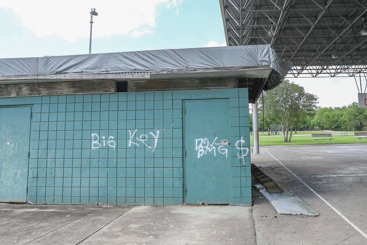 ‘Gang war’ spreads in southeast Houston with dozens killed in recent ...