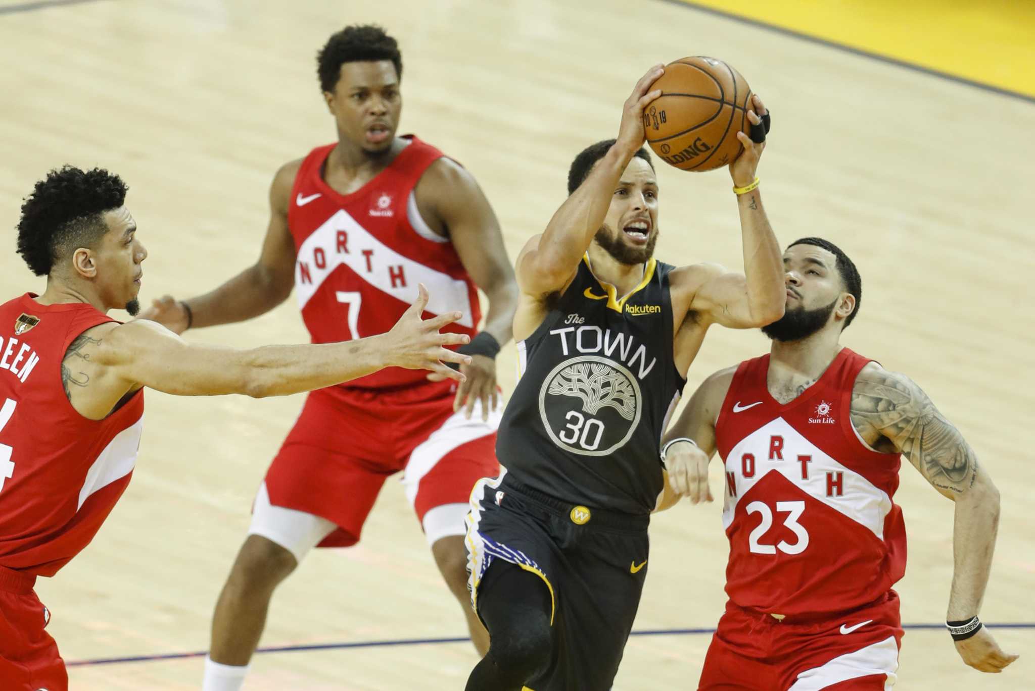 Stephen Curry floats back to earth as Warriors fall to Toronto in Game 4