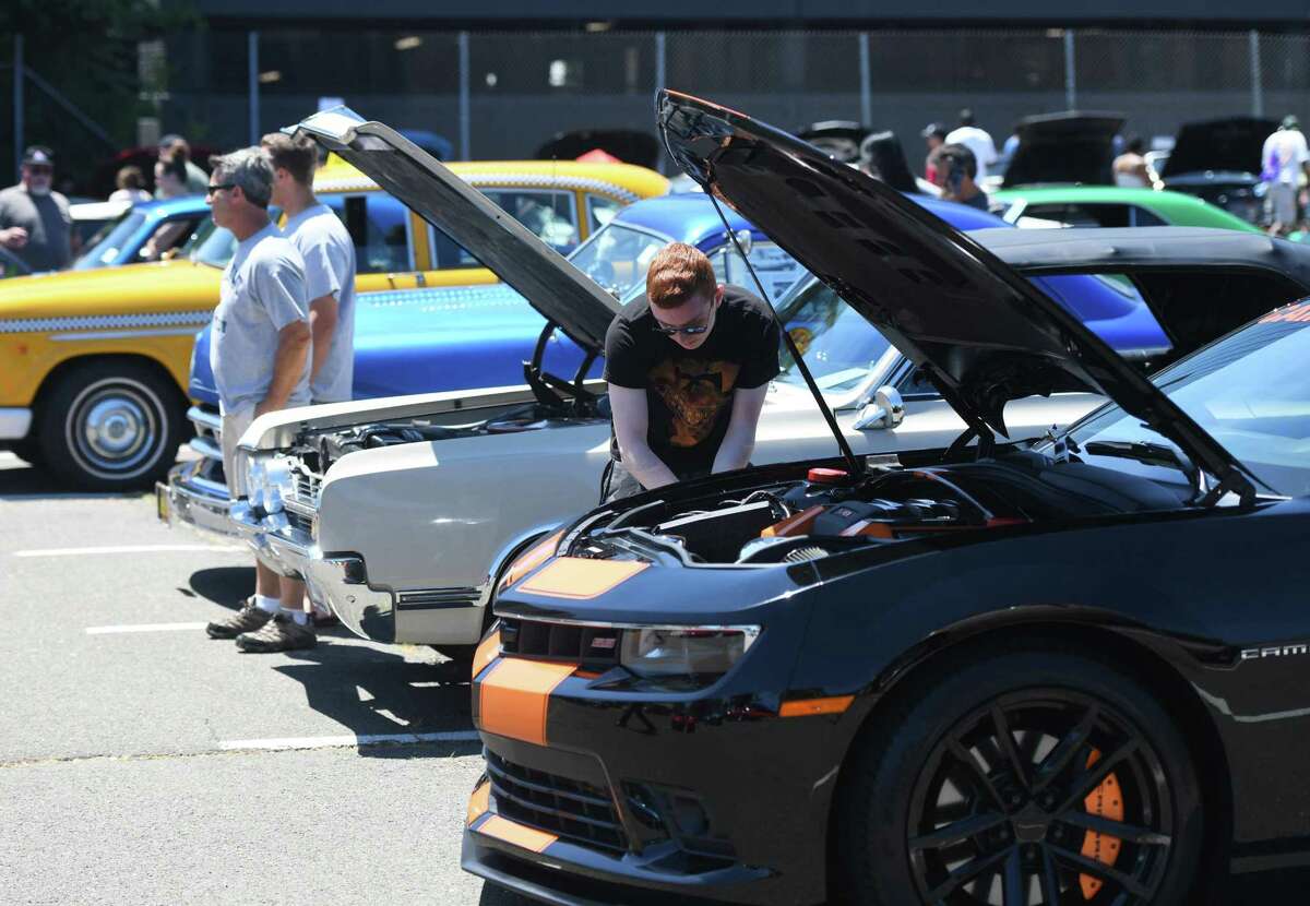 Harbor Point Car Show attracts enthusiasts