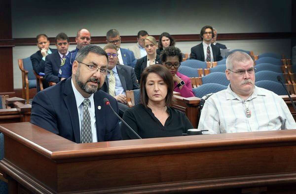 Szymanski parents support Stamas' memorial highway bill