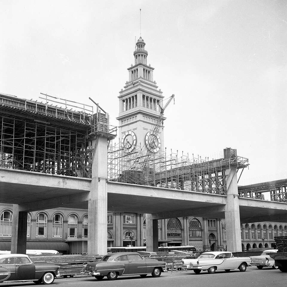 1958 photos of the Embarcadero Freeway: A double-decker mistake rises