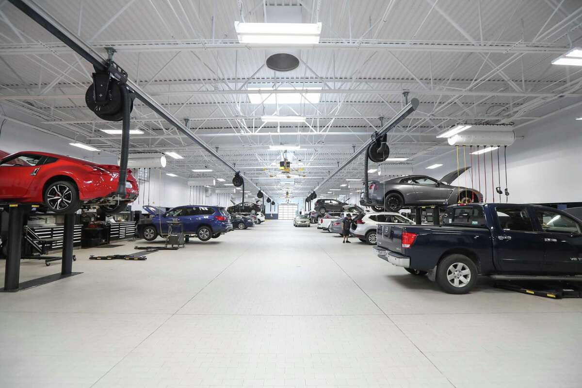 Nation’s largest Nissan dealership woos buyers with amenities