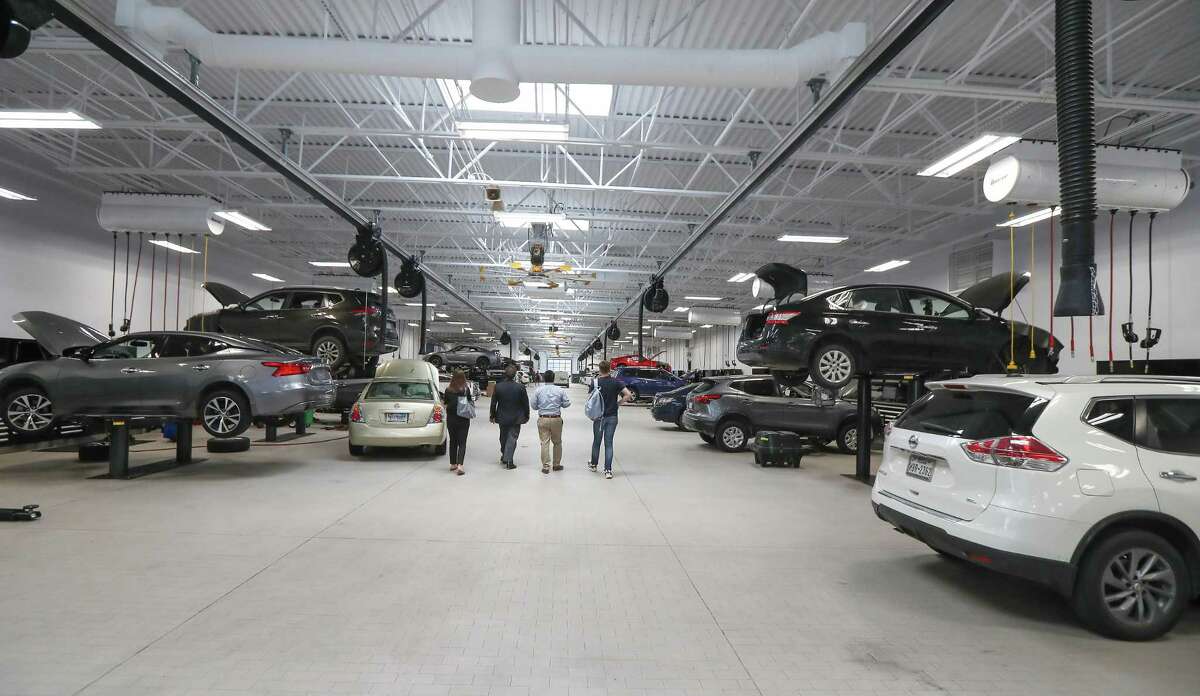 Nation’s largest Nissan dealership woos buyers with amenities