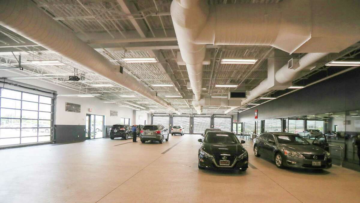 Nation’s largest Nissan dealership woos buyers with amenities