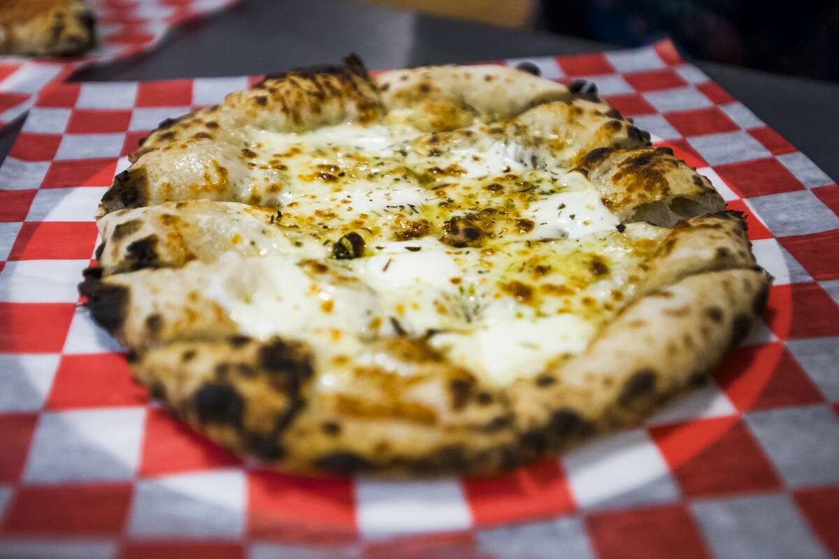 Pizza Baker close to opening in downtown Midland
