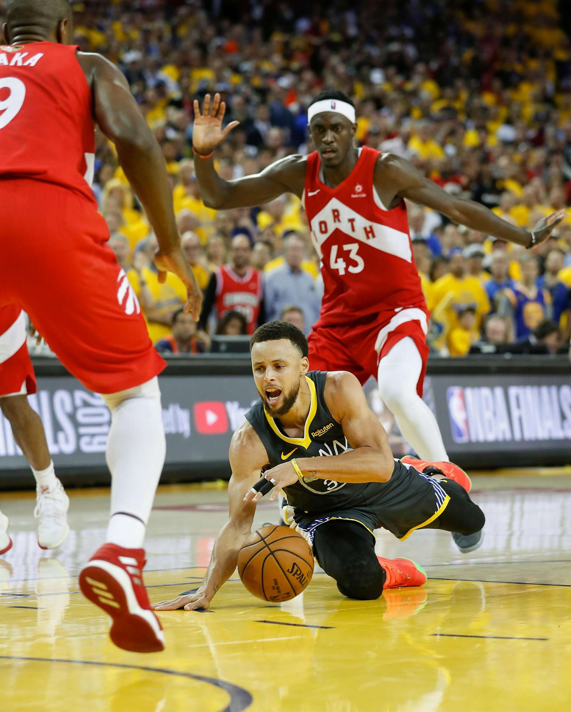 Steph Curry shares video of nasty muscle contraction after NBA Finals loss