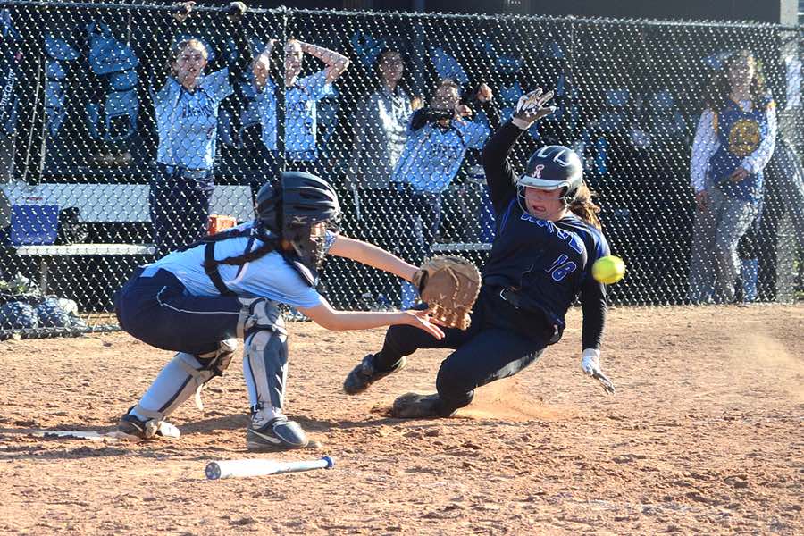 Softball: Darien downs Warriors in 11 innings, 4-0