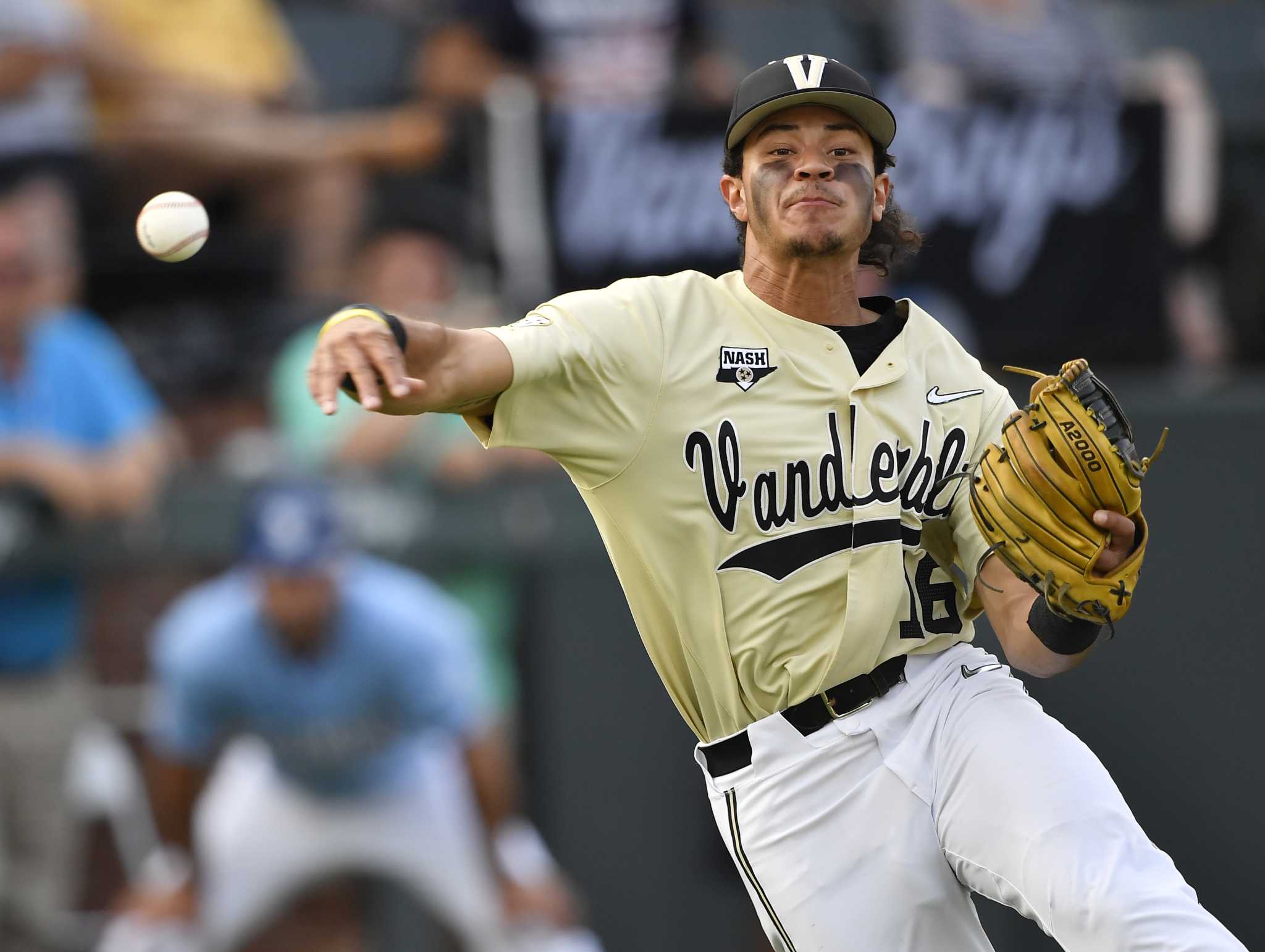 Vandy, Mississippi St. win openers in CWS