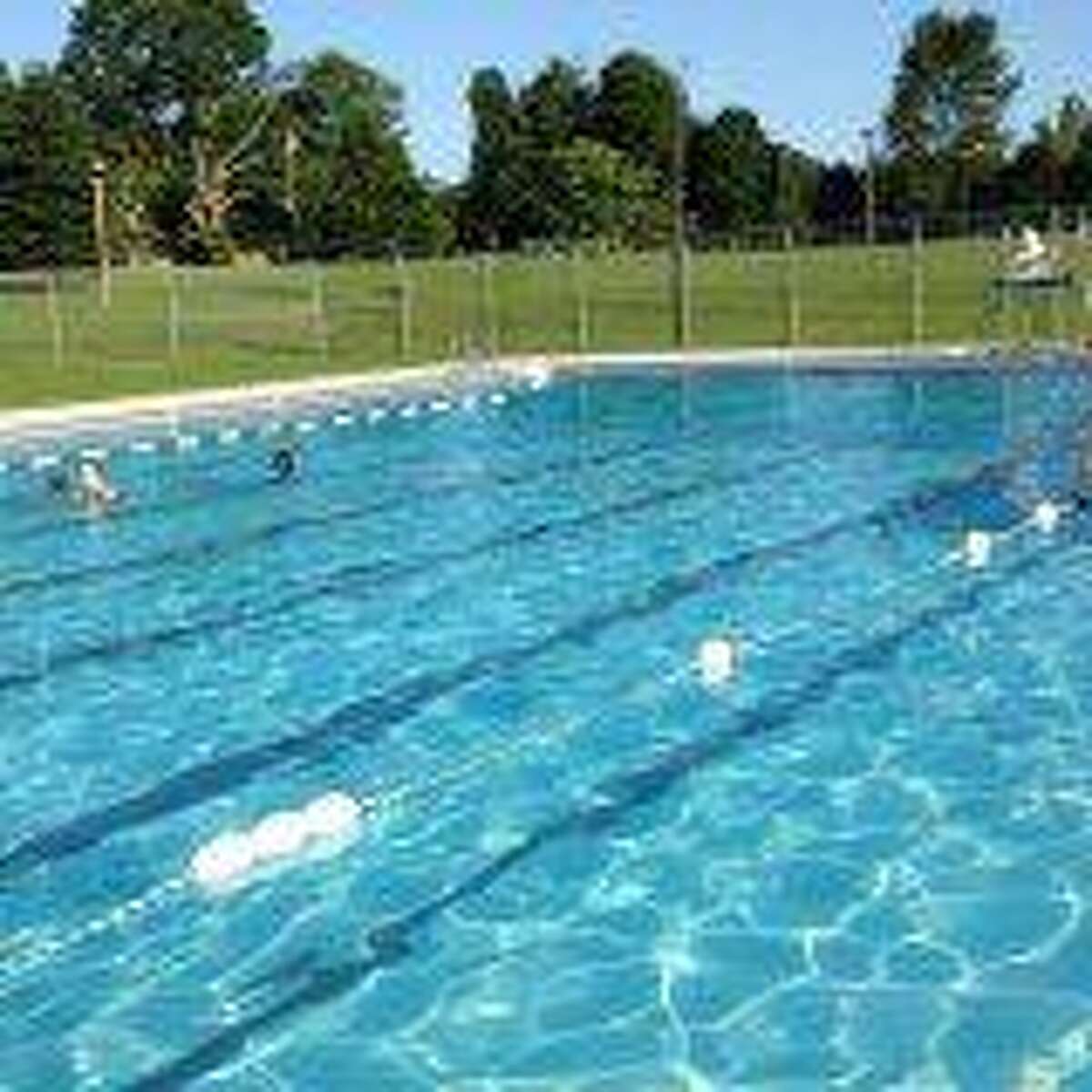 Broken pipe delays opening of Monroe pool