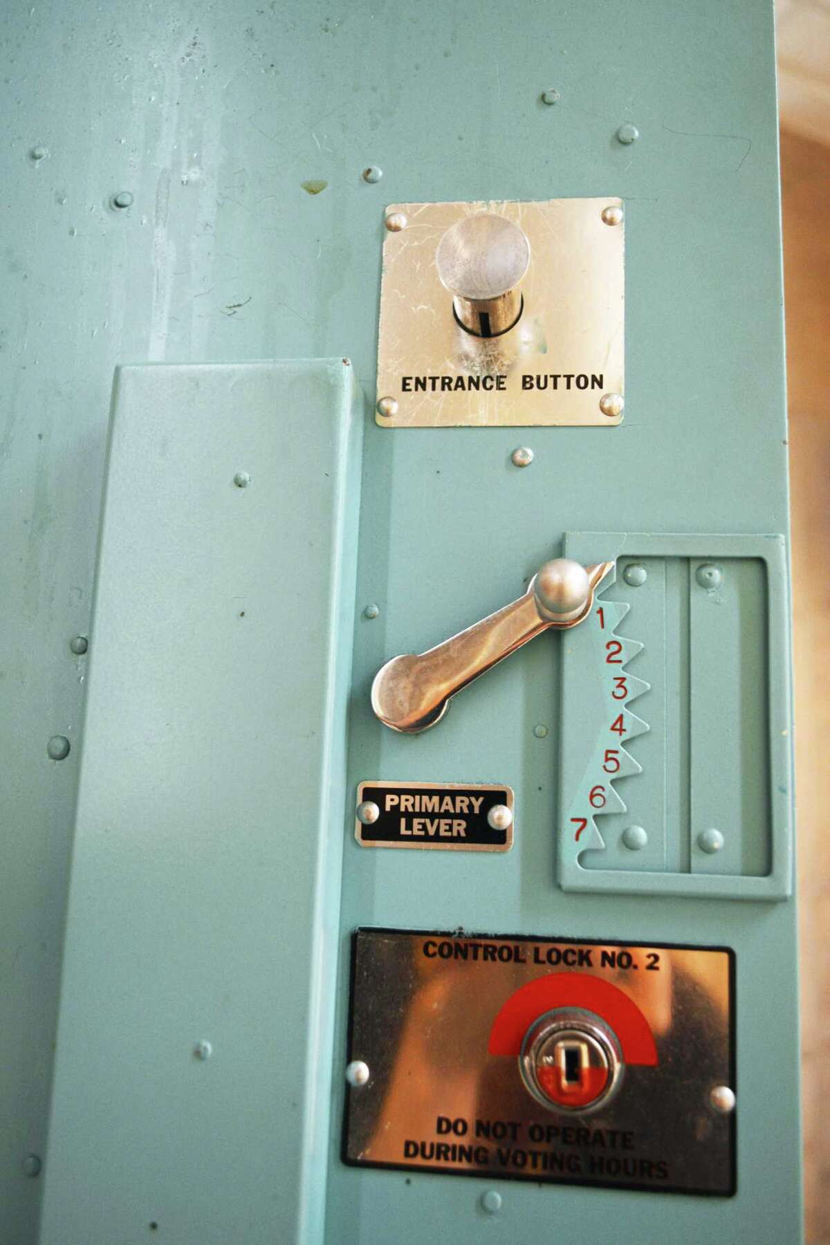 Middletown retires its last working gear-and-lever voting machine