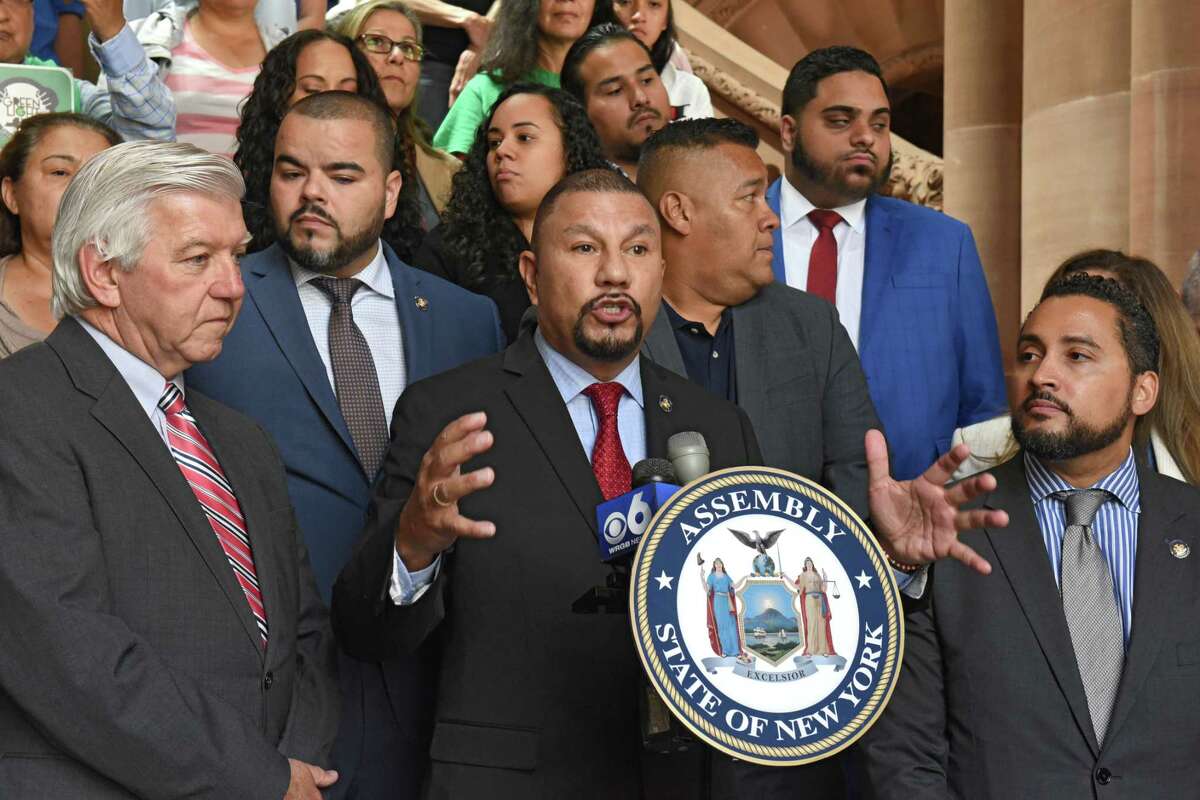 Will undocumented New Yorkers rush to apply for driver's licenses?