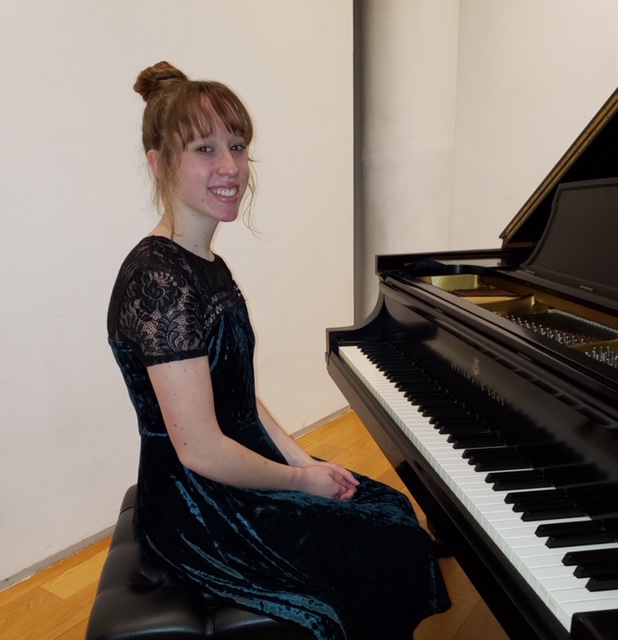 Ava Turner receives top prize at music festival