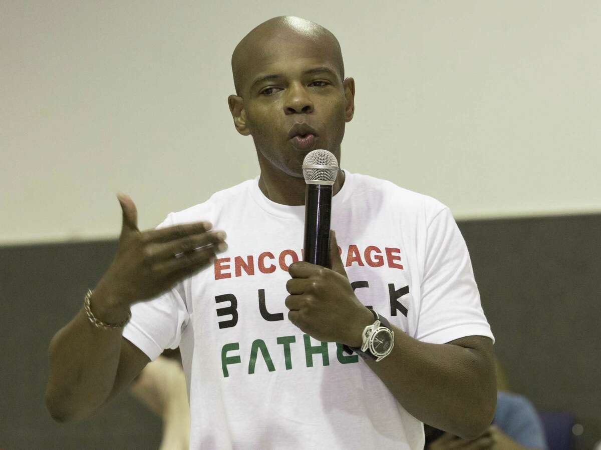Black fathers, often maligned, are honored in Houston Father’s Day event