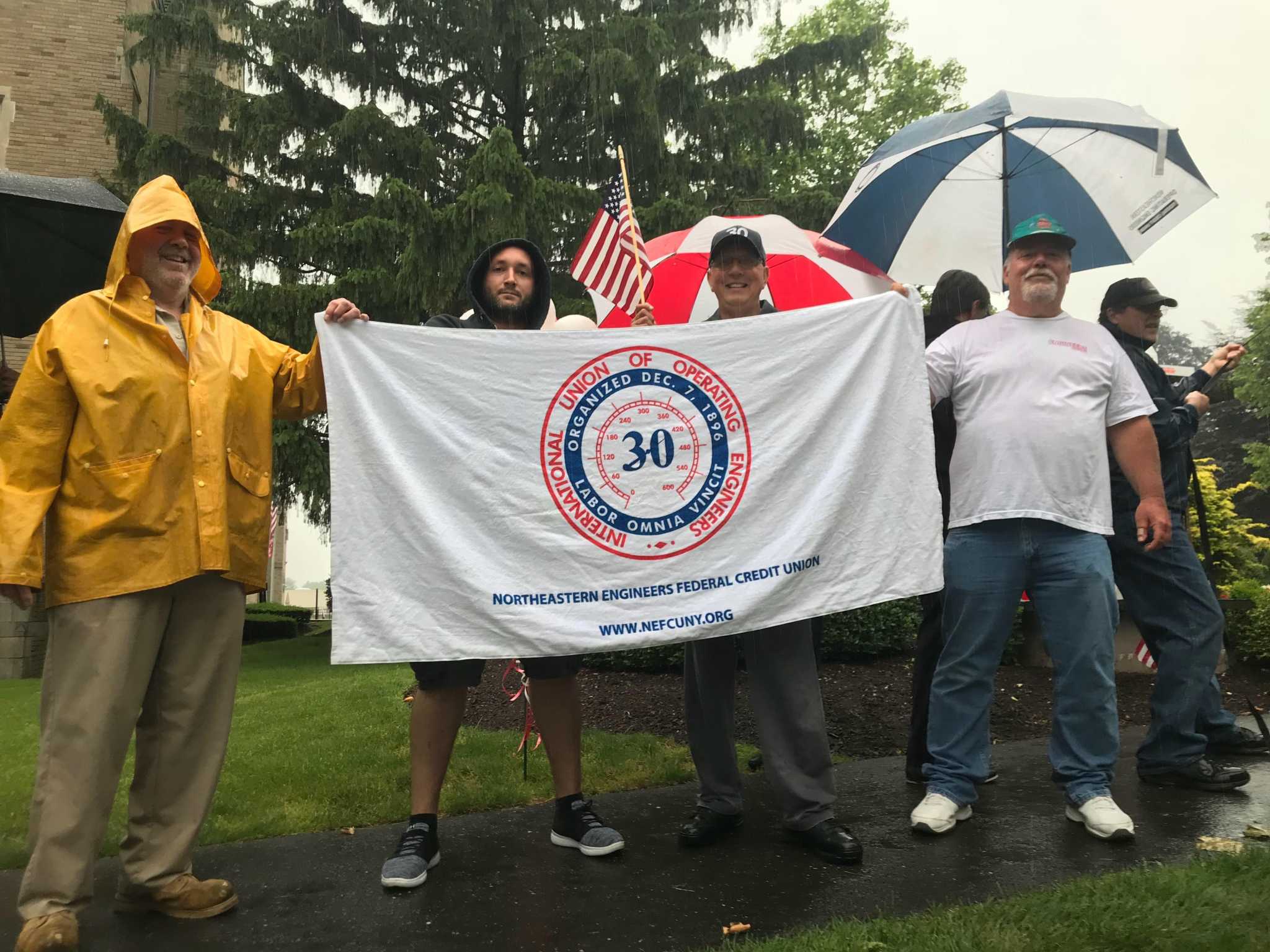 Fairfield University maintenance workers demand union health care