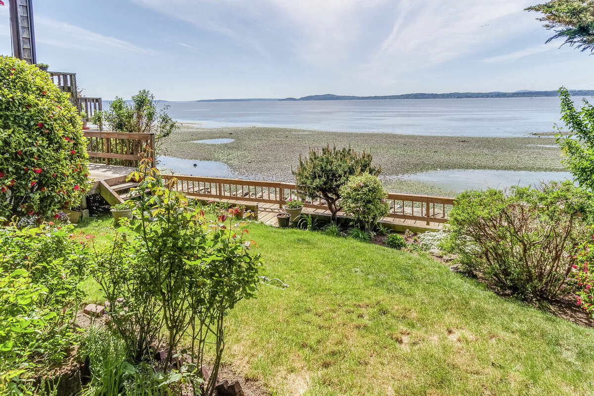 Two Seattle standouts on the Washington Waterfront Home Tour this weekend