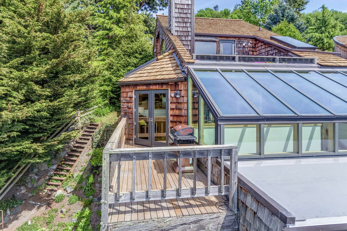 Two Seattle standouts on the Washington Waterfront Home Tour this weekend