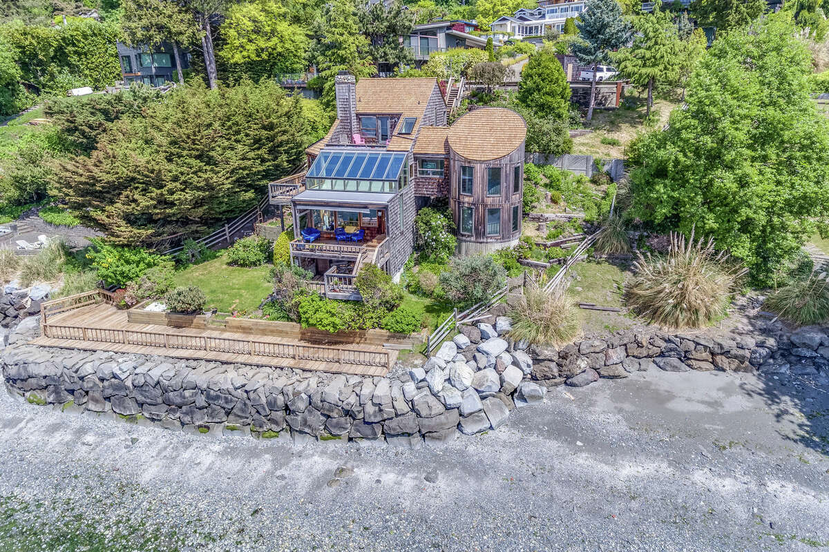 Two Seattle standouts on the Washington Waterfront Home Tour this weekend