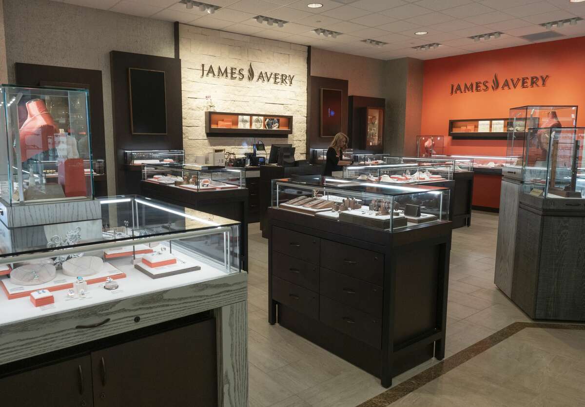 Dillard's has new women's store, is remodeling men's store