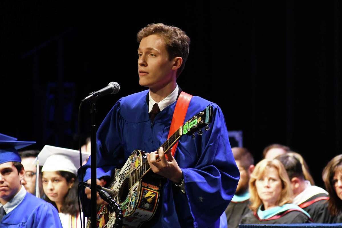 Darien High grads encouraged to make a difference