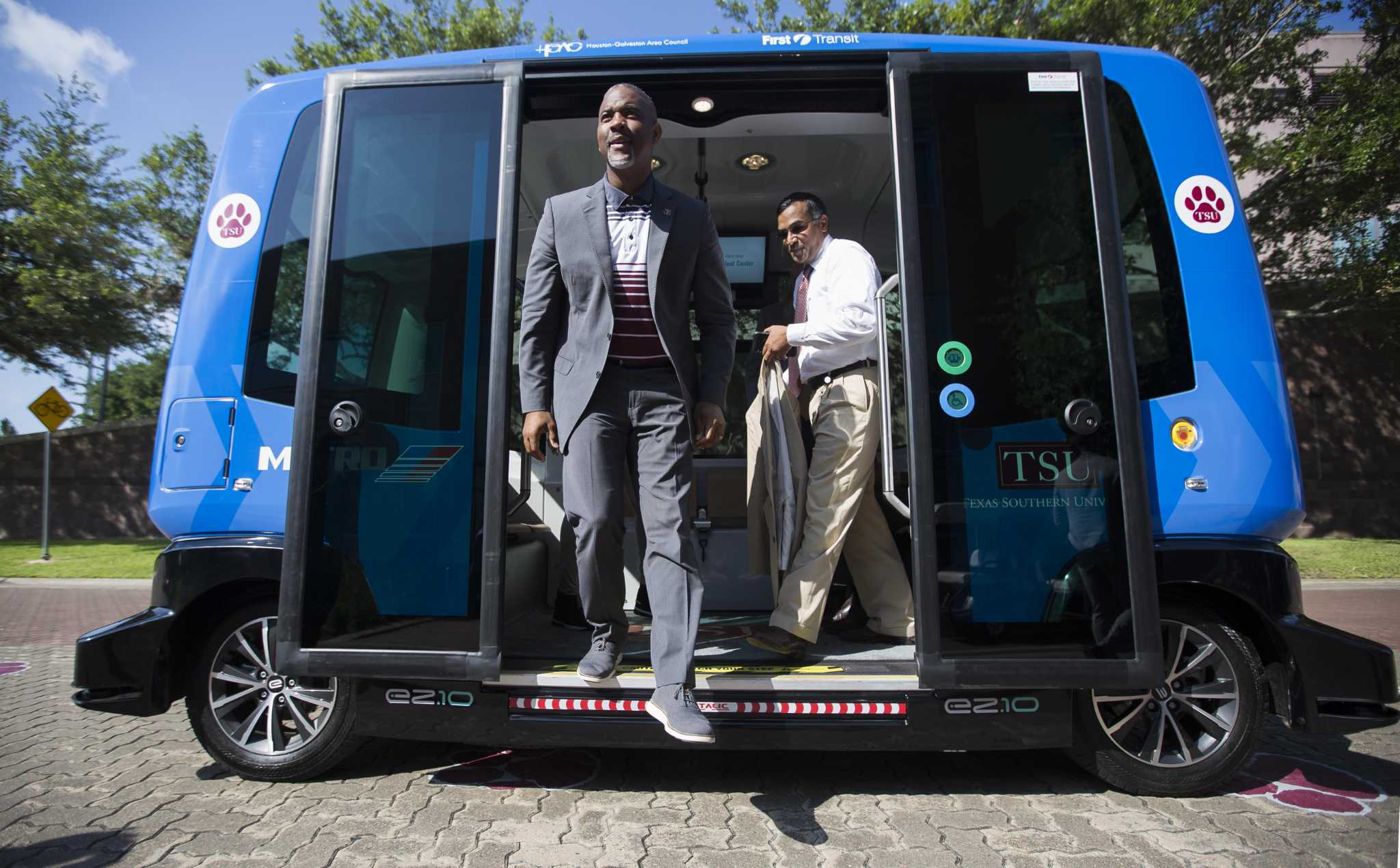 Houston’s first driverless shuttle now rolling along TSU Tiger Walk