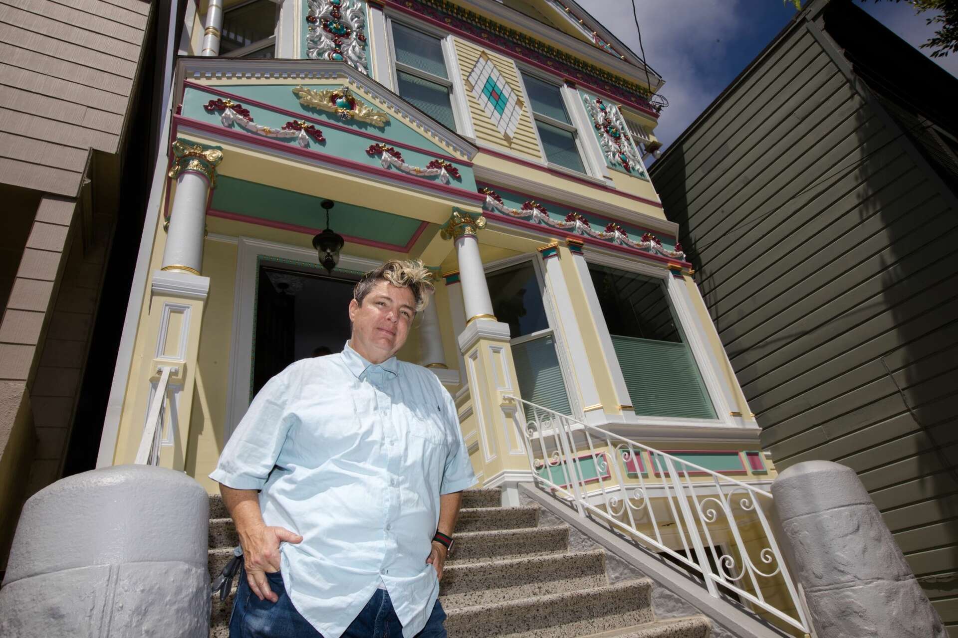 Meet the woman who has painted 400 of San Francisco's Victorians
