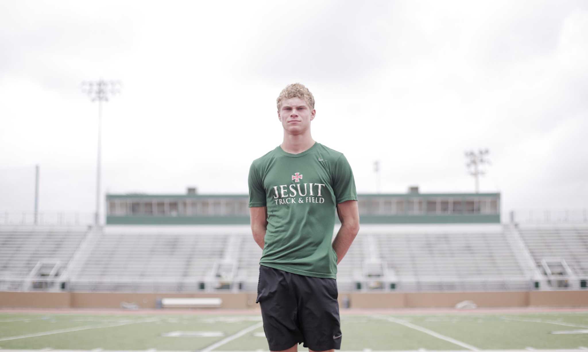 Strake Jesuit’s Matthew Boling has track and field season to remember